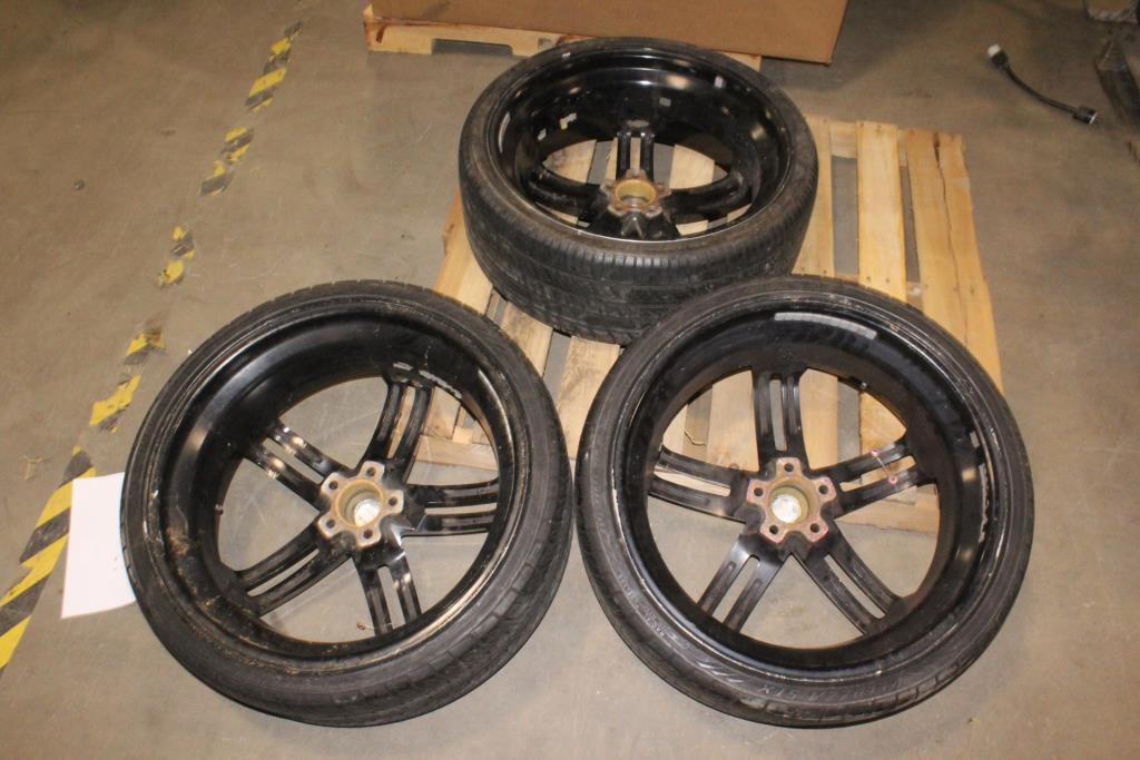 Status 22" Rims/Wheels, 3 Pieces | Property Room