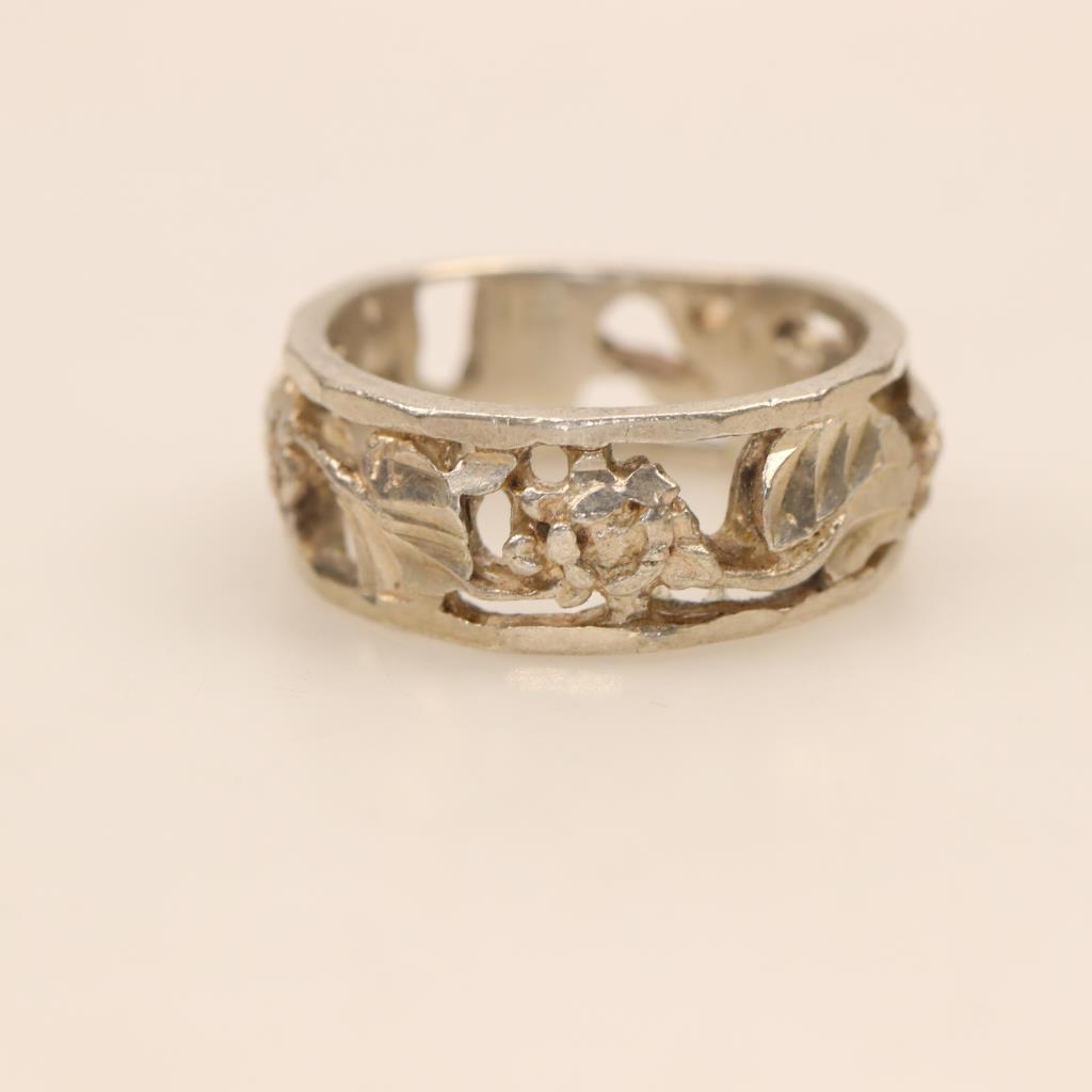 Sterling Silver Engraved Ring | Property Room