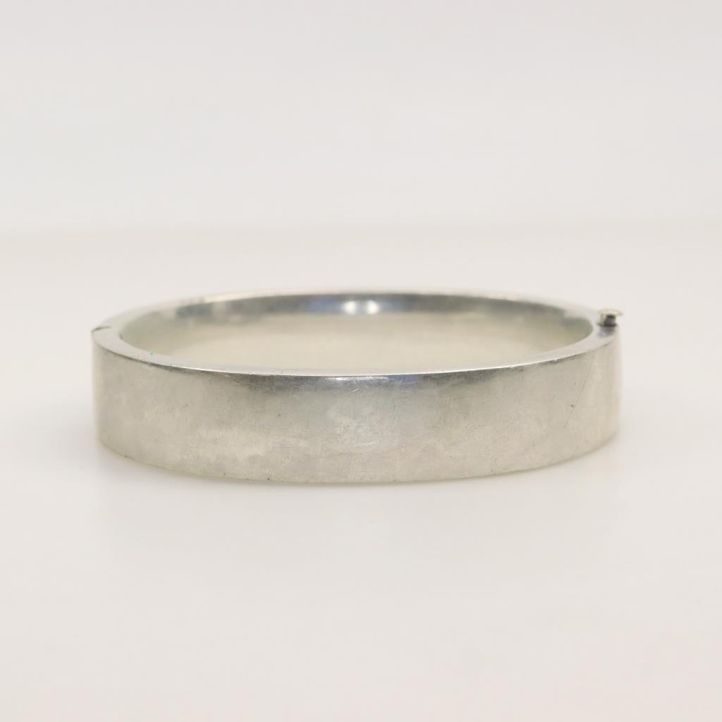 Sterling Silver Hollow Hinged Bangle | Property Room