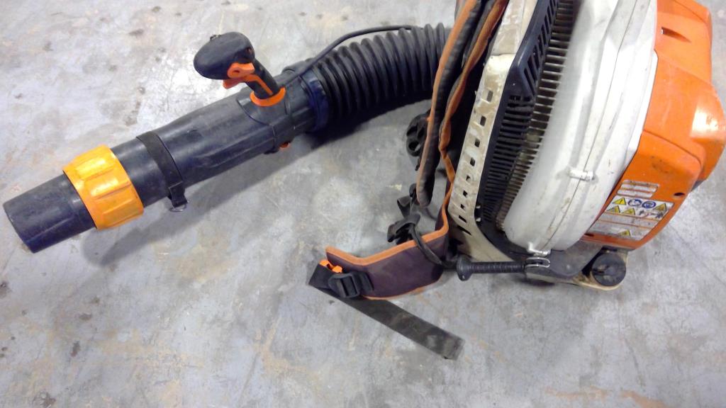 Stihl BR 800 Gas Powered Backpack Blower | Property Room