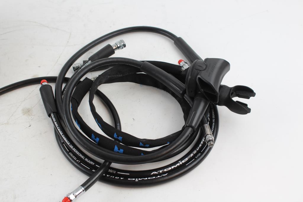 Sub Gear SG-10 Regulator & Atomic Aquatics Hose In Cressi Regulator Bag ...