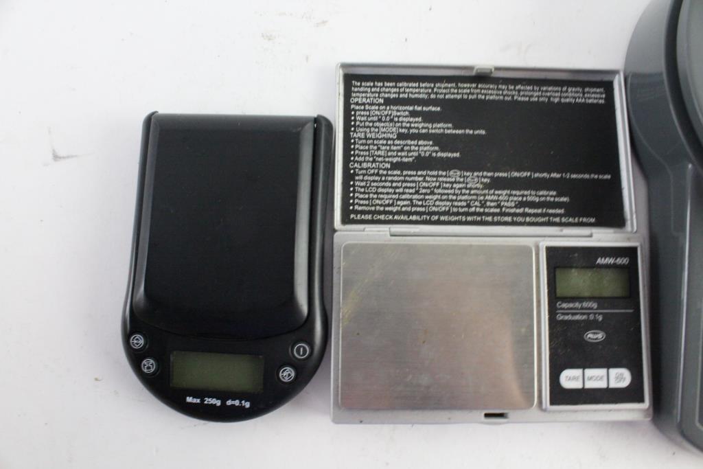 Sunbeam And Other Digital Scales, 3 Pieces | Property Room