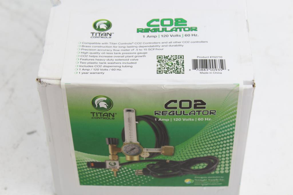 Sunlight Supply Titan Controls CO2 Regulator | Property Room