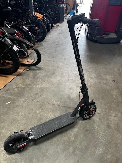 Swagger 5 Electric Push Scooter - SOLD FOR PARTS | Property Room