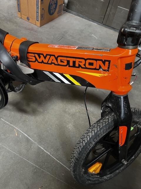 Swagtron Folding E-Bike | Property Room