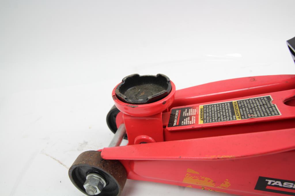 Task Force, 2 Ton Hydraulic Floor Jack | Property Room