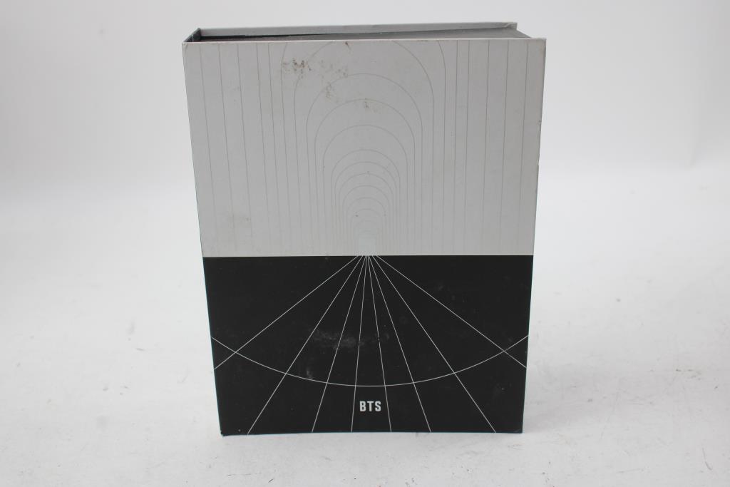 TBS "Map Of The Soul On:e" Photobook | Property Room