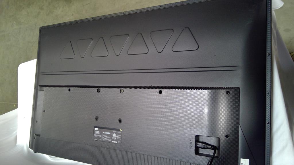 TCL 42" Flatscreen Roku Tv | Property Room