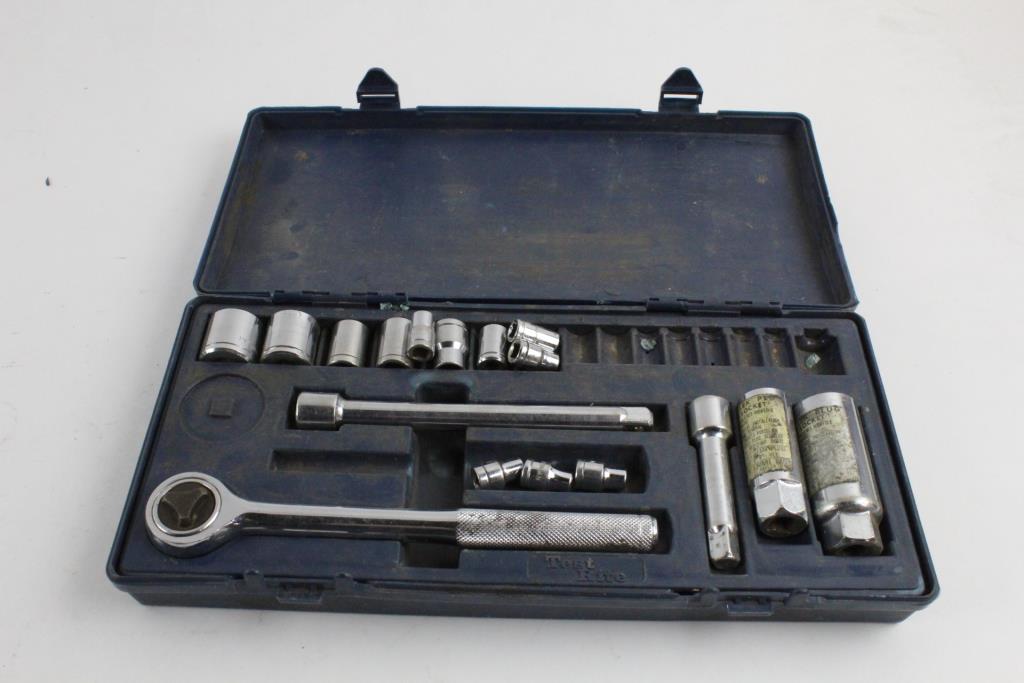 Test Rite Sockets And More, 15+ Pieces | Property Room