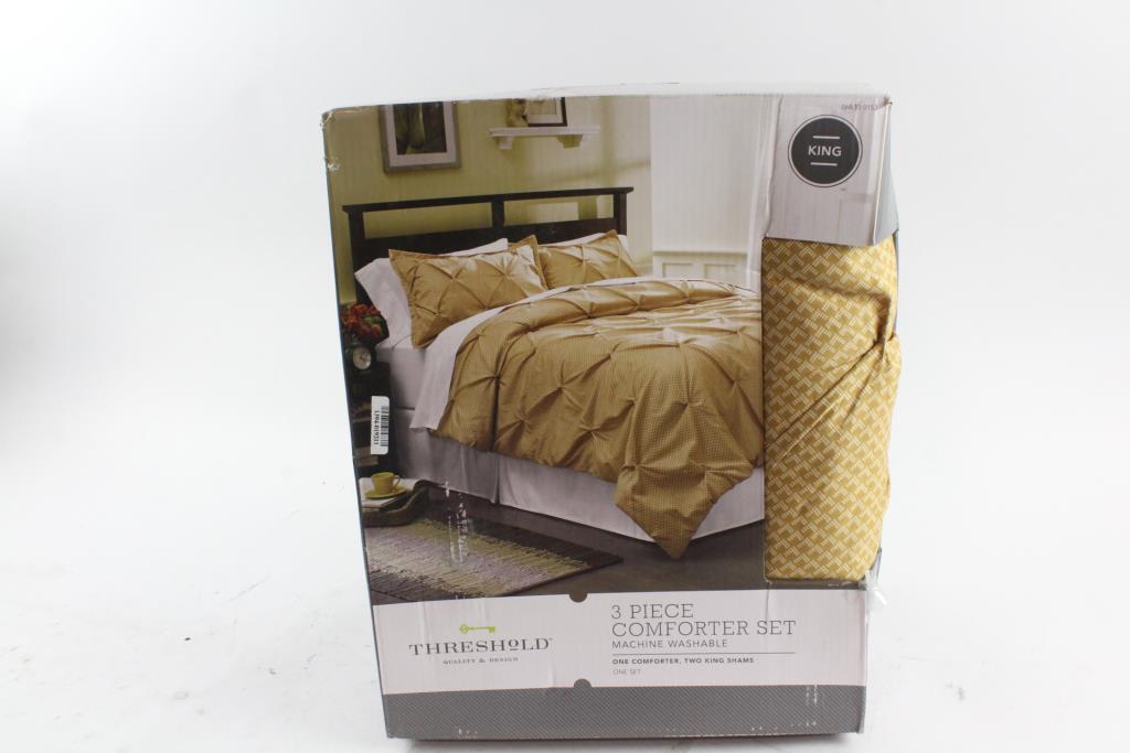 Threshold 3 Piece Comforter Set | Property Room