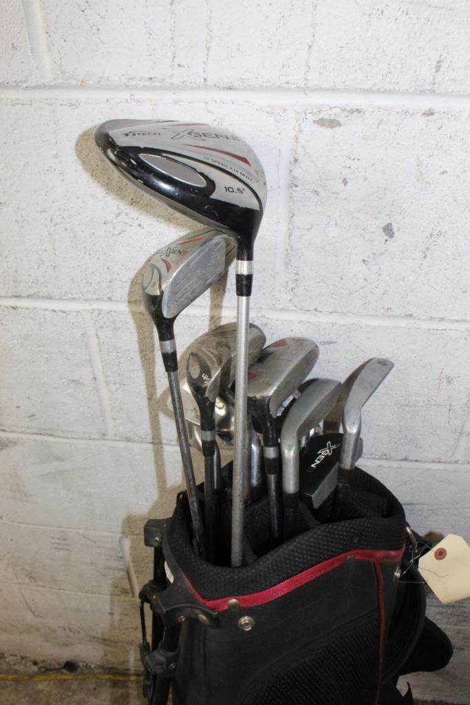 TI Tech Golf Bag With 12 Club Set | Property Room