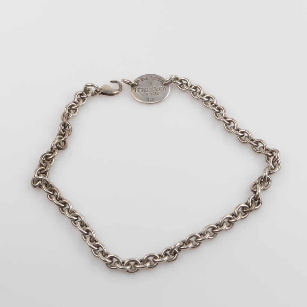 Tiffany & Co. Sterling Silver Oval Tag Collar Necklace | Property Room