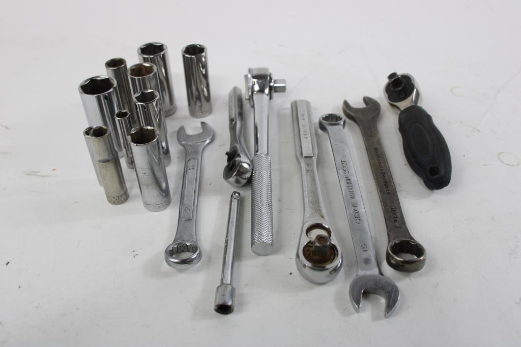 Tool Bag Of Screws | Property Room