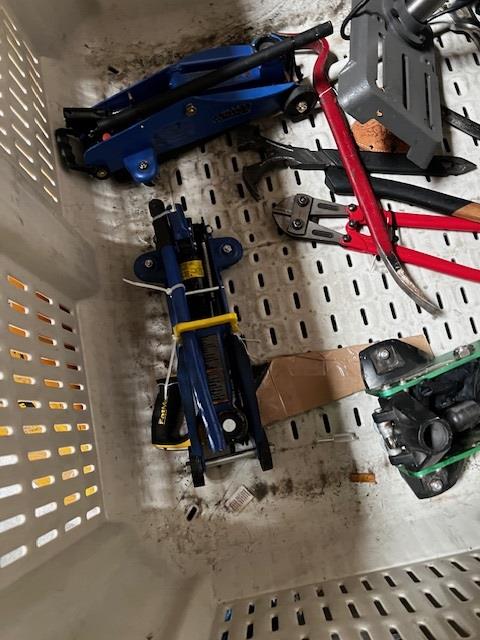 Tool Lot - PALLET NOT INCLUDED | Property Room