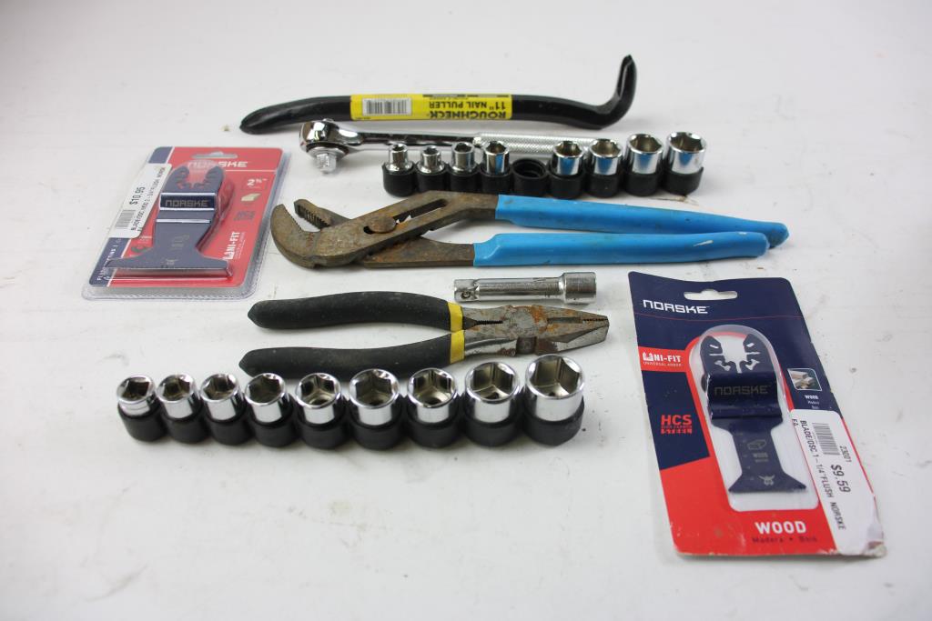 Toolbox With Misc Tools, 5+ Pieces | Property Room