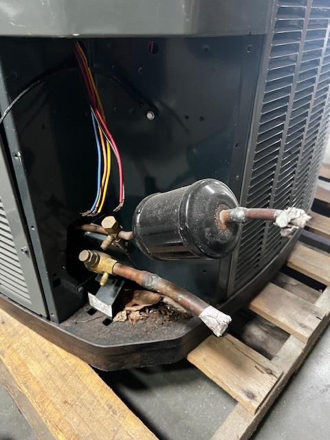 Trane XR Air Conditioner | Property Room