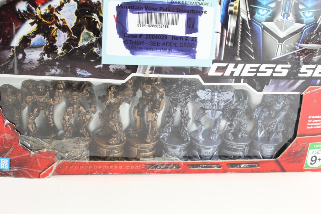 TRANSFORMERS CHESS SET Complete Pieces Parker Brothers 2007 | Property Room