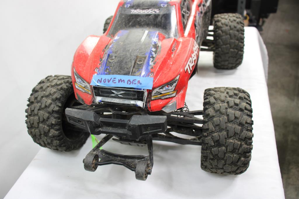 Traxxas Xmaxx RC | Property Room