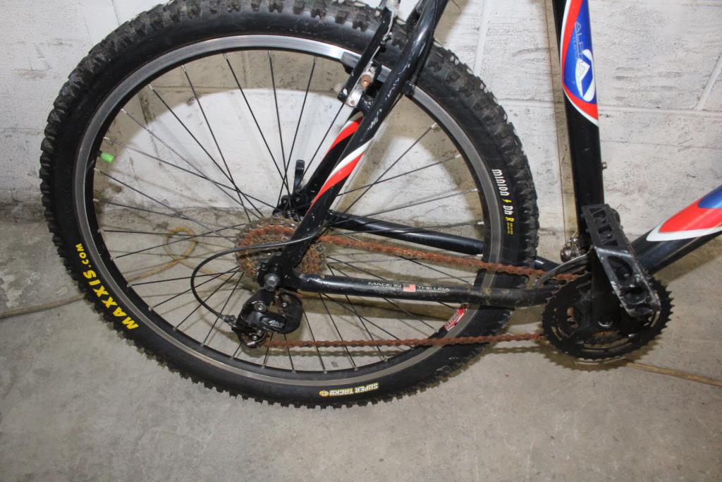 Trek 4500 Mountain Bike | Property Room