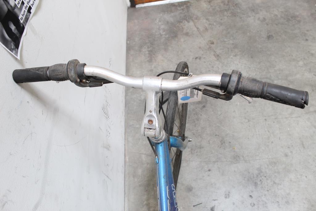 Trek 730 Multitrack Road Bike | Property Room