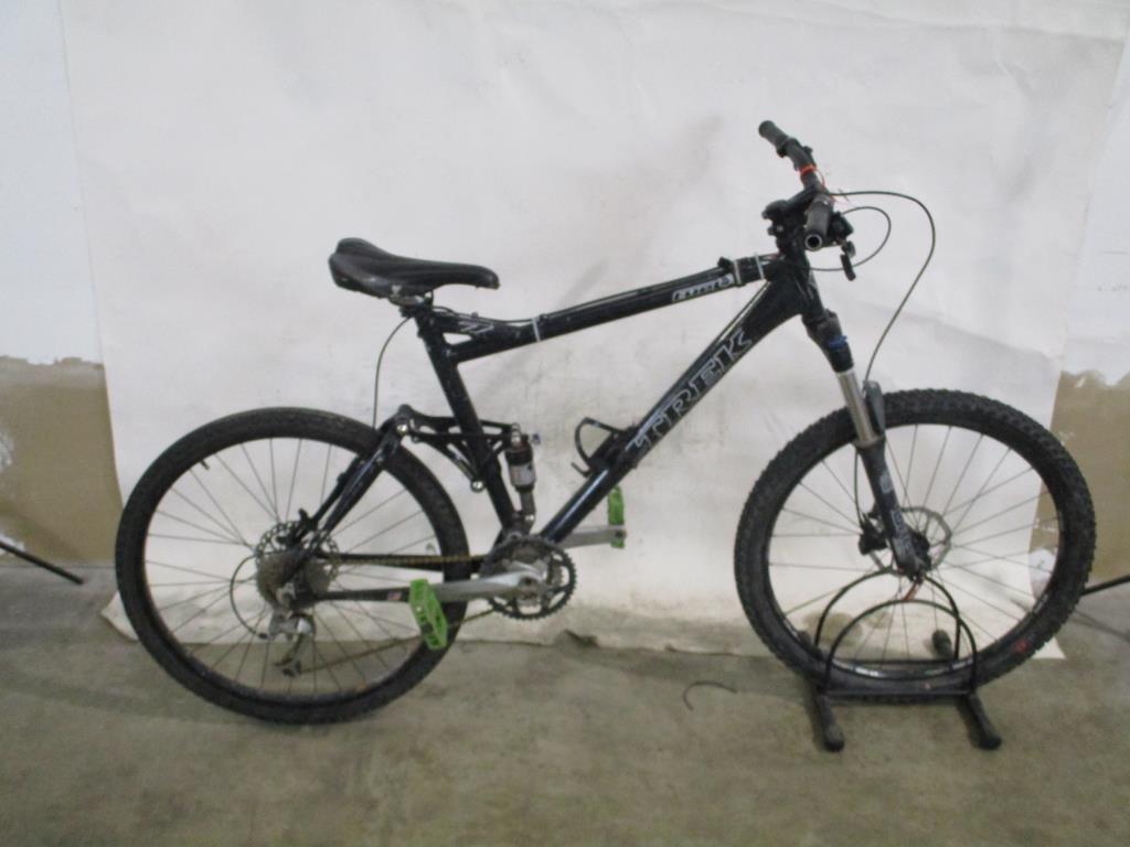 Trek Hybrid Bike | Property Room