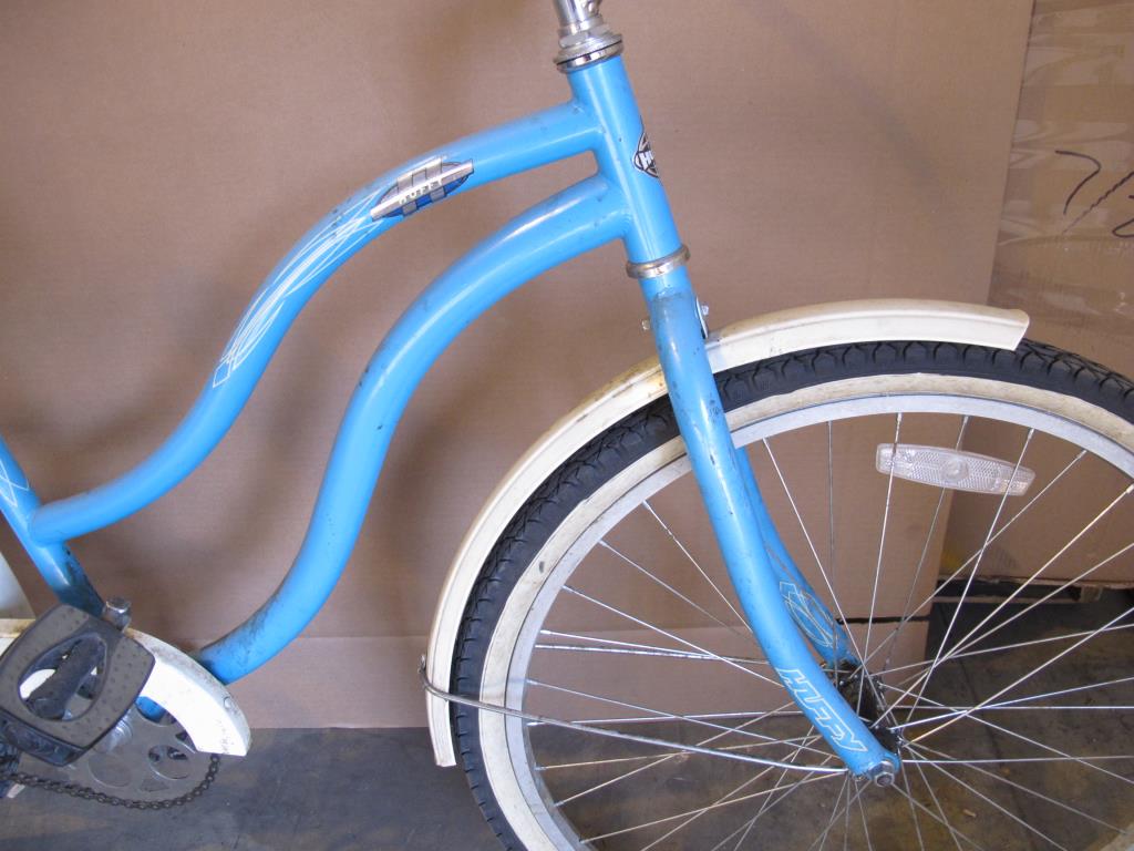 Trek Madone Road Bike And Beach Cruiser | Property Room