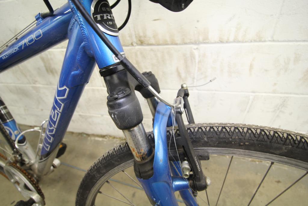 Trek Multitrack 7100 Hybrid Bike | Property Room