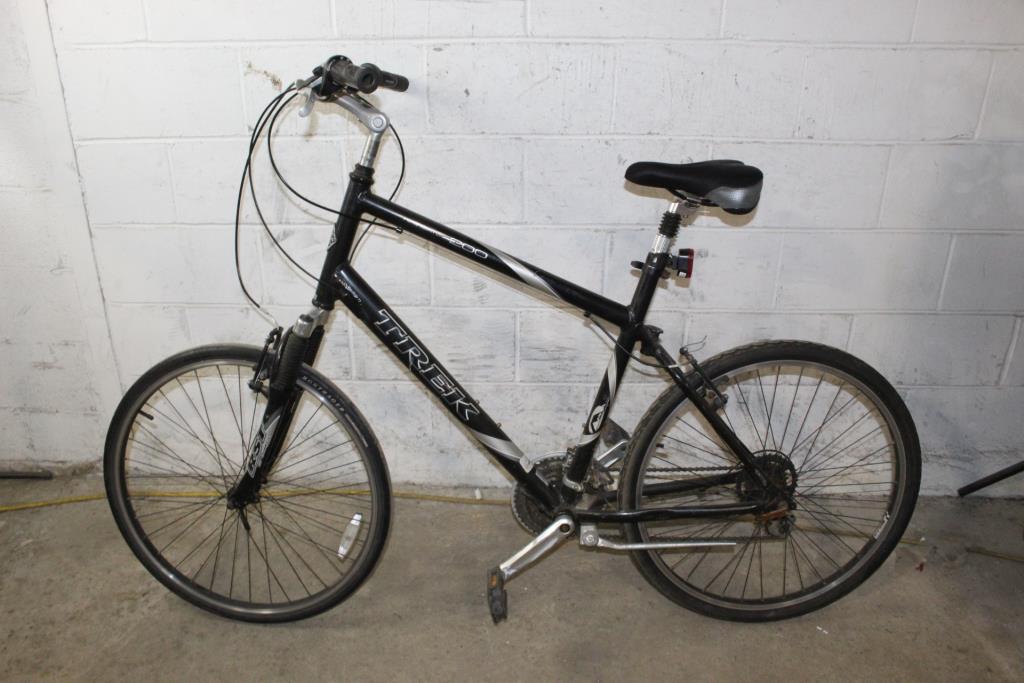 Trek Navigator 200 Hybrid Bike | Property Room