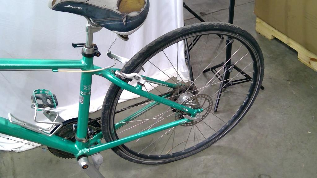 Trek Seventwo Road Bike | Property Room