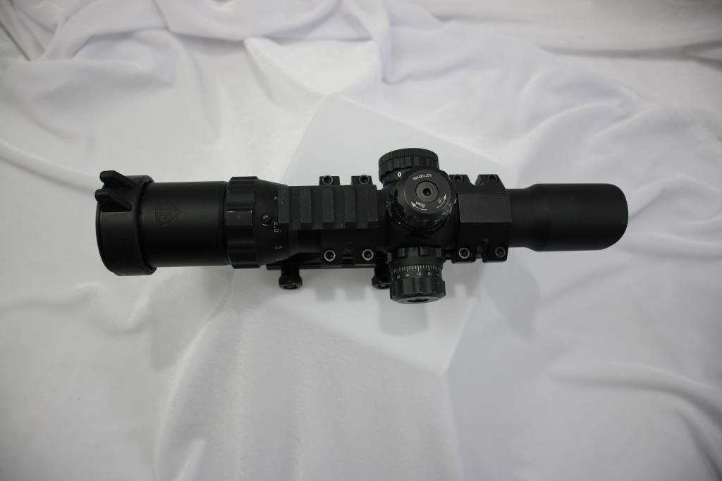 Trinity Force Rifile Scope | Property Room