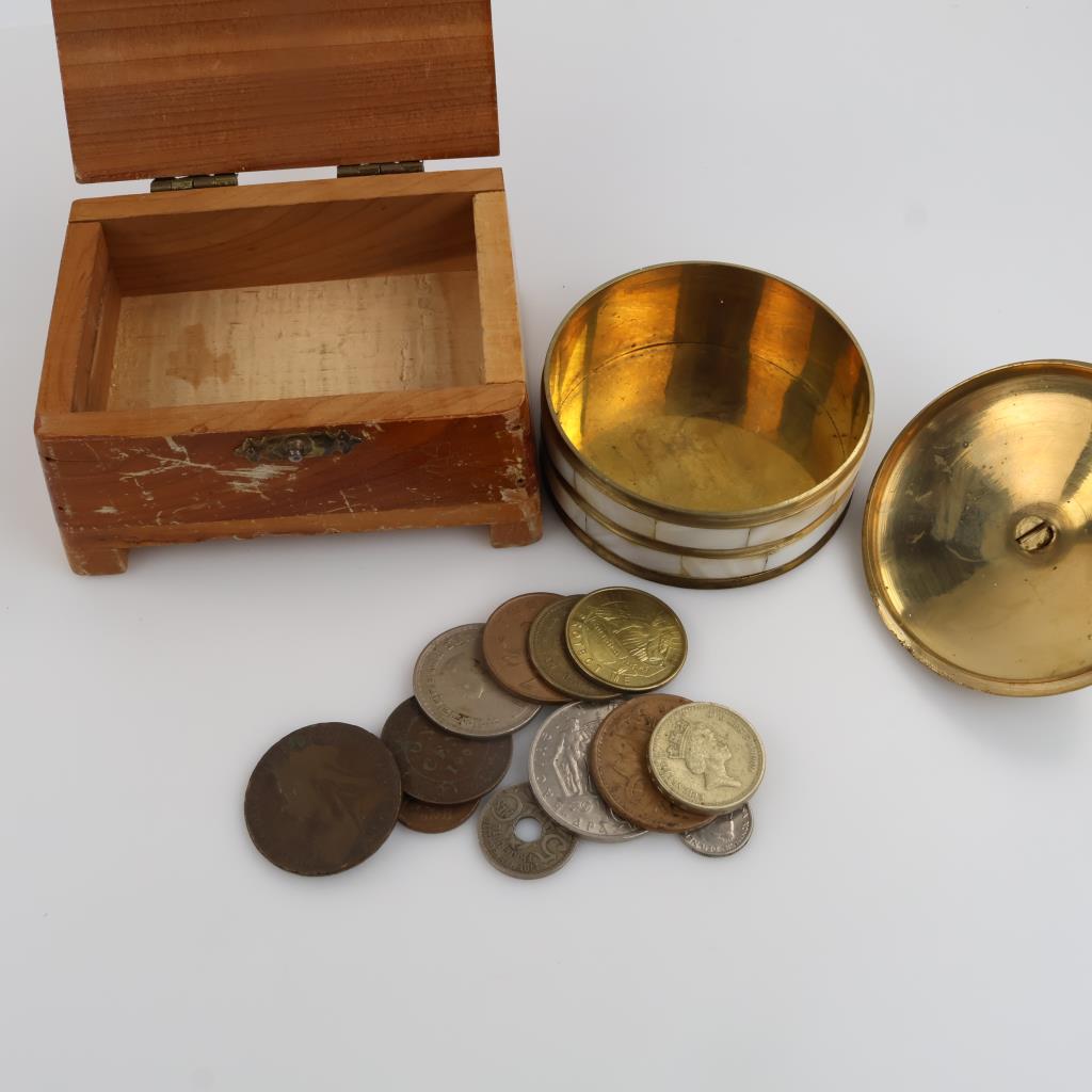Trinket Boxes, Tokens And Foreign Coins; 14 Pieces | Property Room