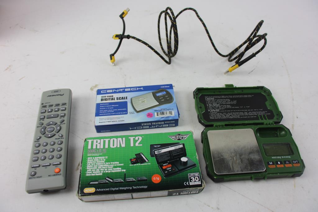 Triton T2 Pocket Scale, RCA CD Radio, And More, 14+ Pieces | Property Room