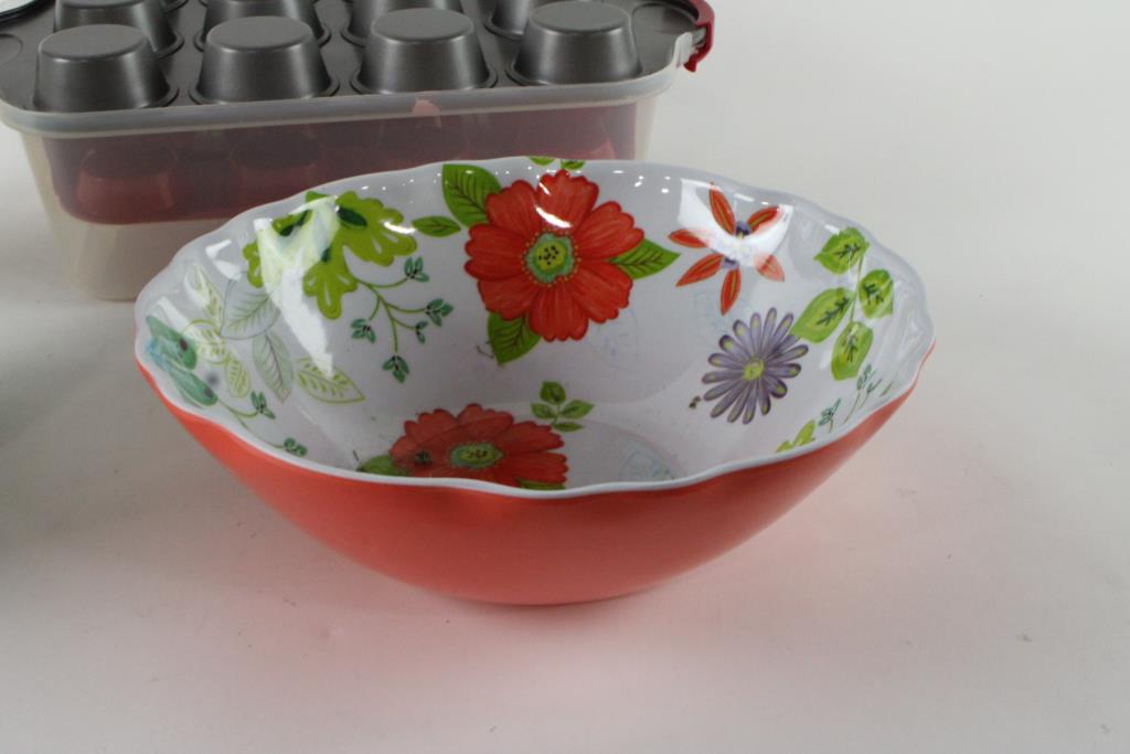 Tupperware Tubs With Lids, Cupcake Tray And More, 4+ Pieces | Property Room