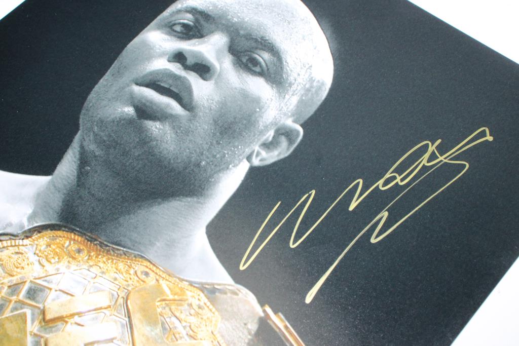 Ufc Fighter Photograph With Signature | Property Room