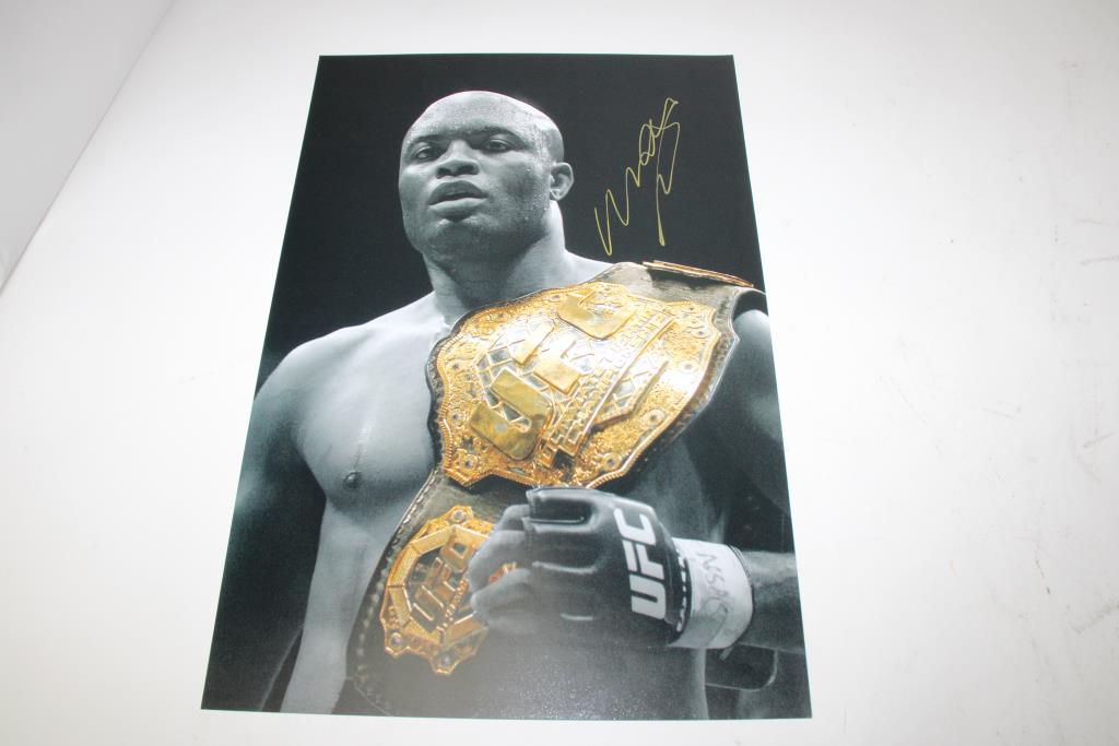 Ufc Fighter Photograph With Signature | Property Room