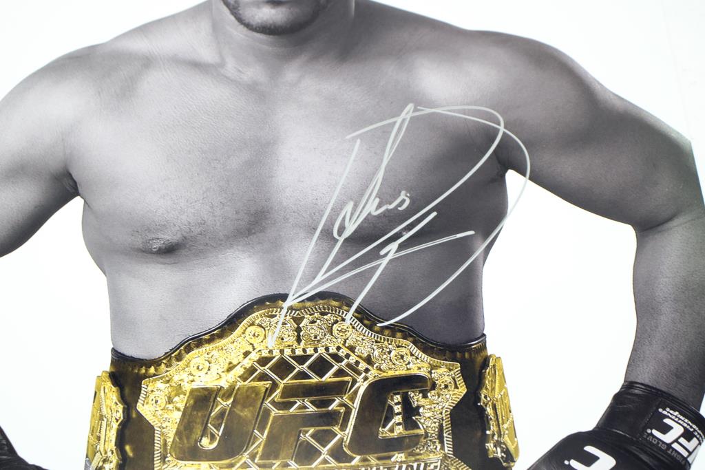 Ufc Fighter Photograph With Signature | Property Room