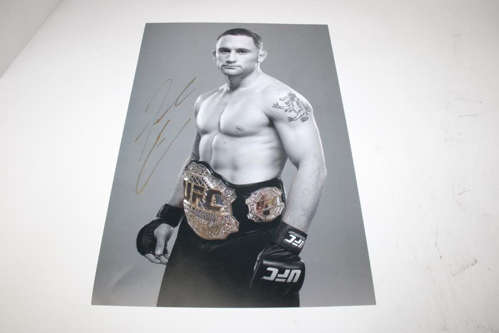 Ufc Fighter Photograph With Signature | Property Room