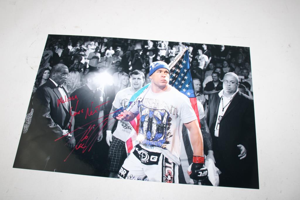 Ufc Fighter Photograph With Signature | Property Room