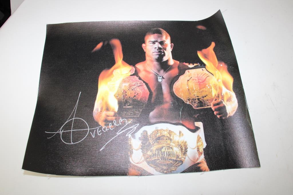 Ufc Fighter Photograph With Signature | Property Room
