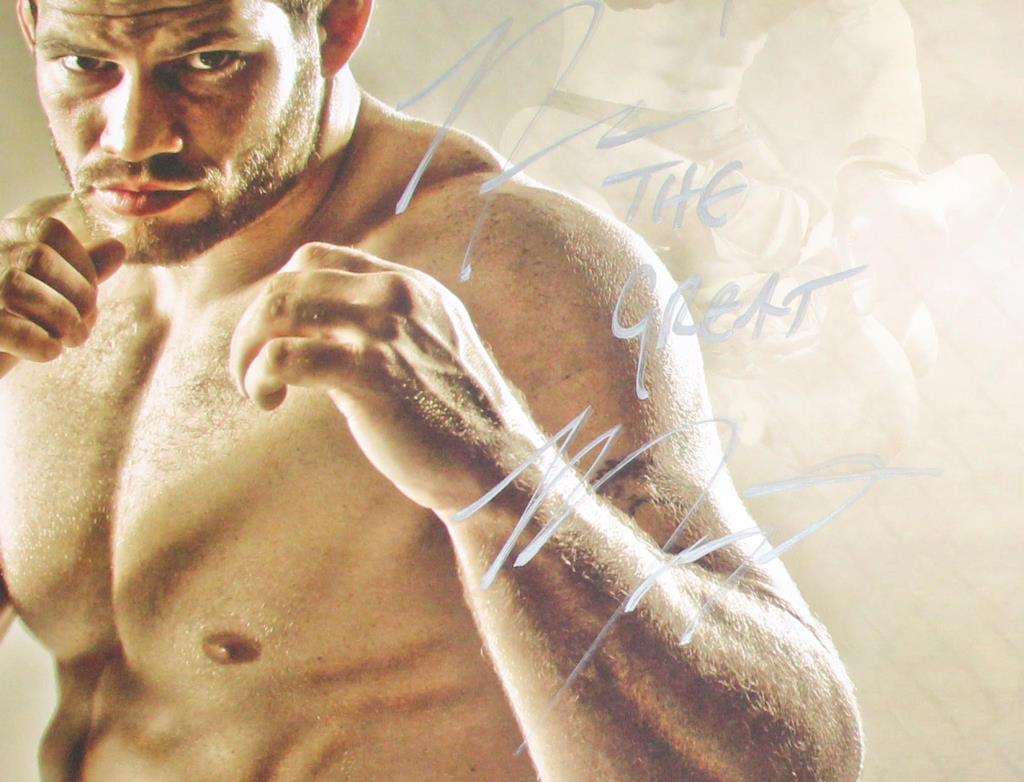 Ufc Fighters Photographs With Signatures | Property Room