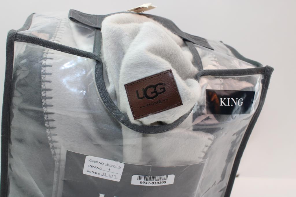 UGG Torrey King Reversible Blanket | Property Room