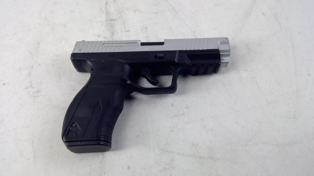 Umarex 40XP Airsoft Pistol, Silver/Black | Property Room