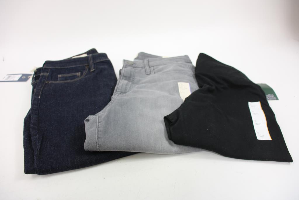 Univseral Thread Clothing Lot, 3 Pieces | Property Room