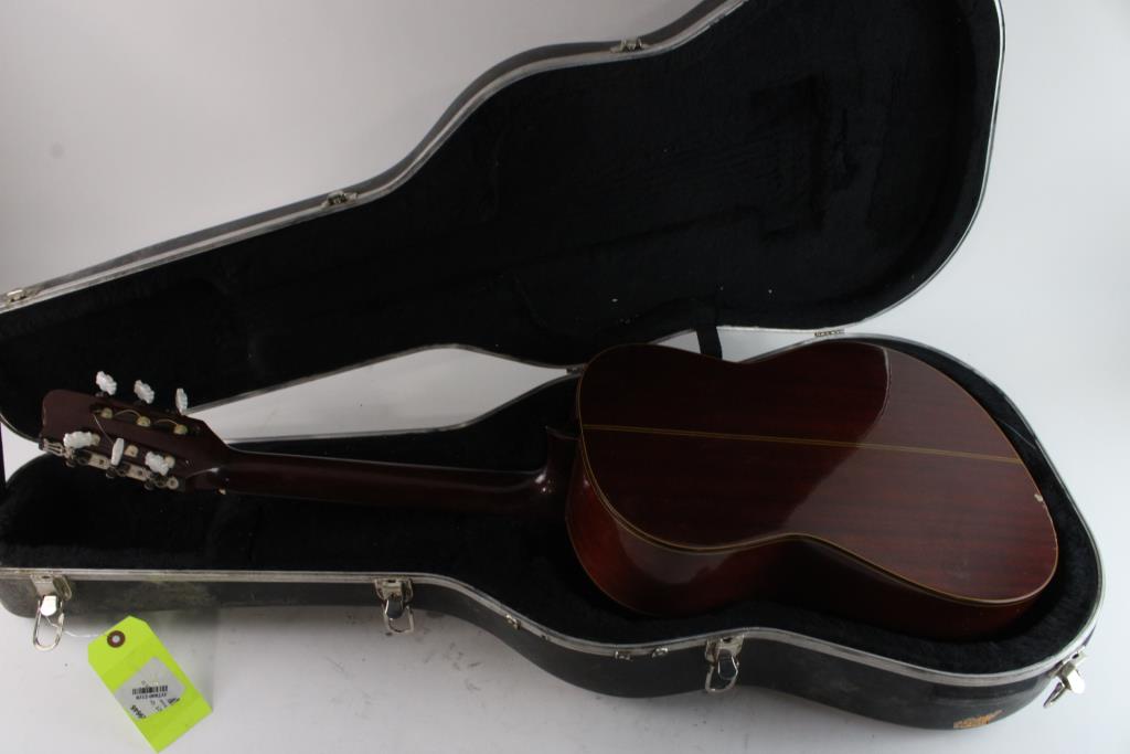 Unknown Acoustic Guitar | Property Room