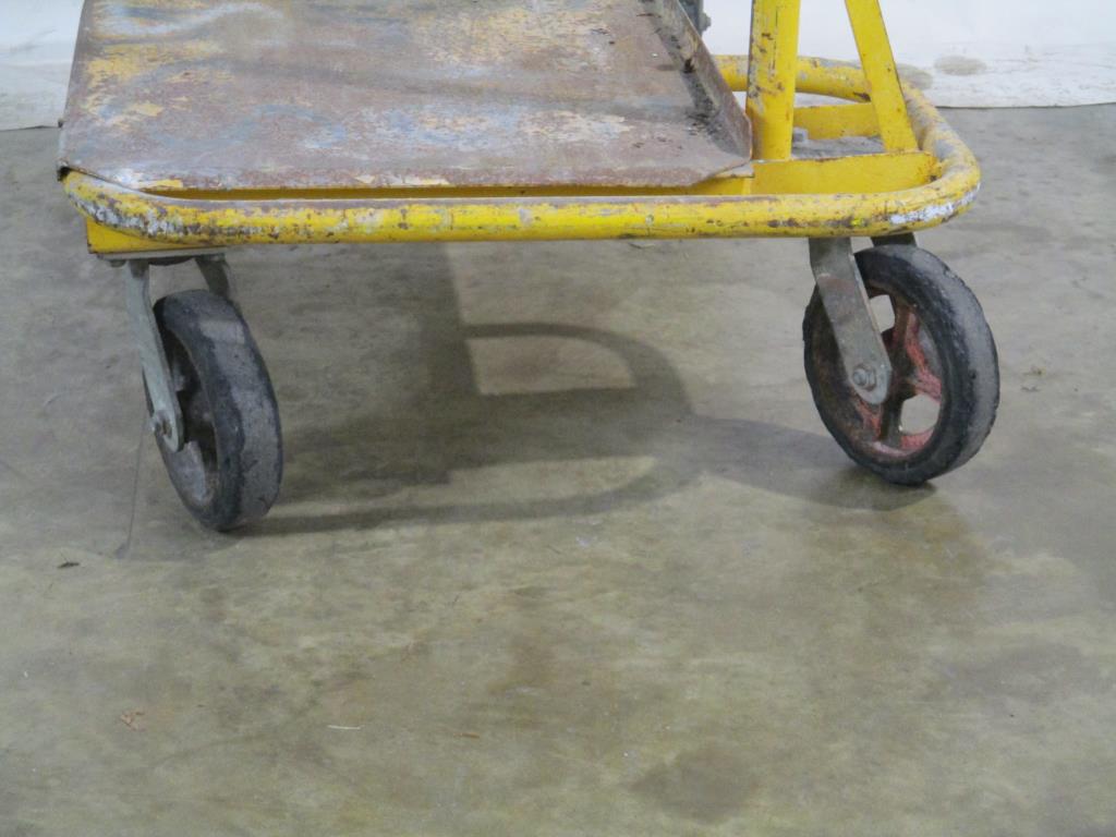 Unkown Metal Cart | Property Room