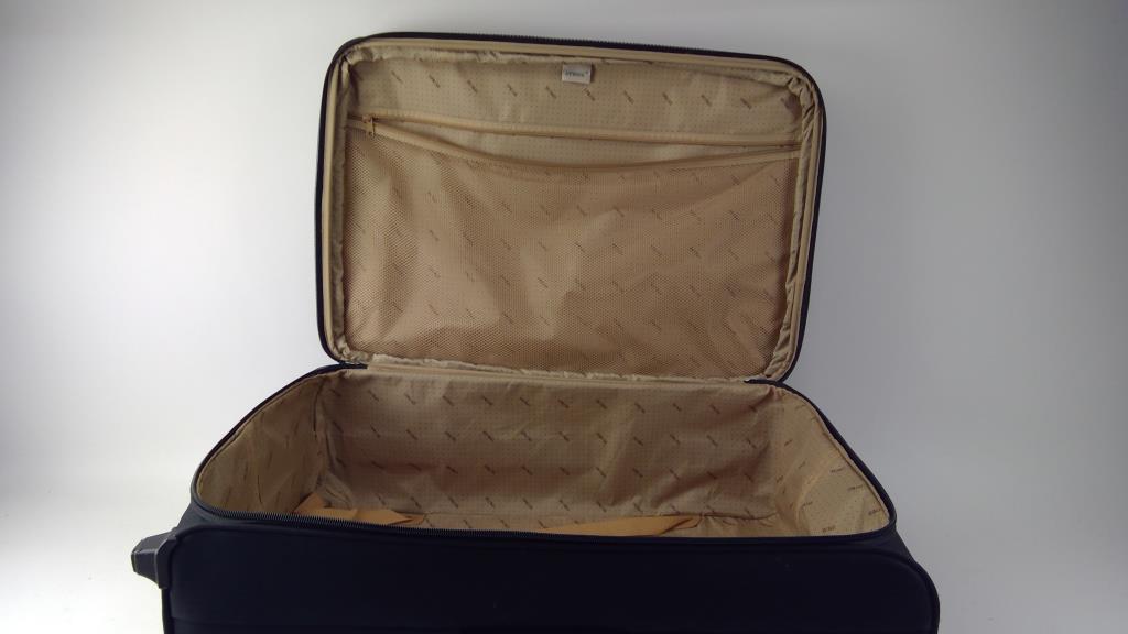 Uprise 2-Wheel Soft Suitcase | Property Room