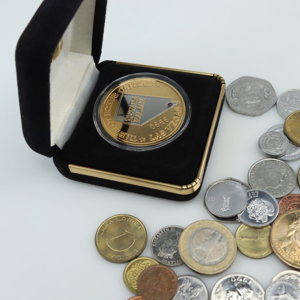 US & Foreign Currency And Tokens, 25+ Pieces | Property Room