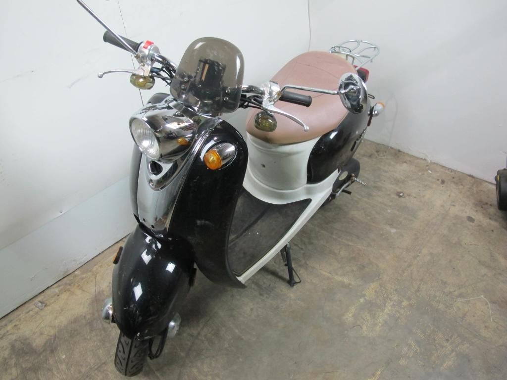 Venice Moped, ***FLORIDA APPT ONLY*** | Property Room
