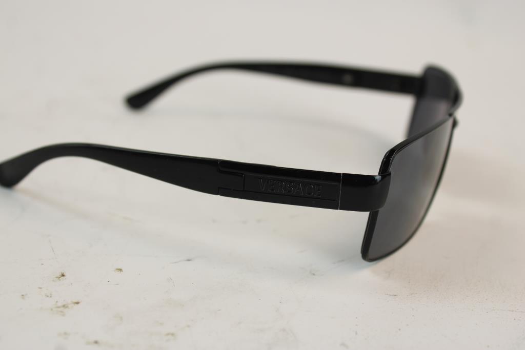 Versace Black Vintage Classic Pilot Shape Mod 2041 1009/8g | Property Room