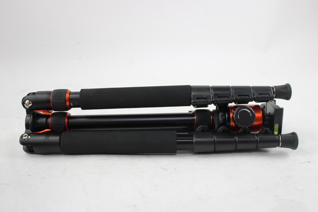 Victiv AT25 Tripod | Property Room